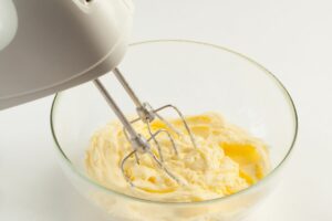 Fixing Lumpy Buttercream Frosting - What Kate Baked