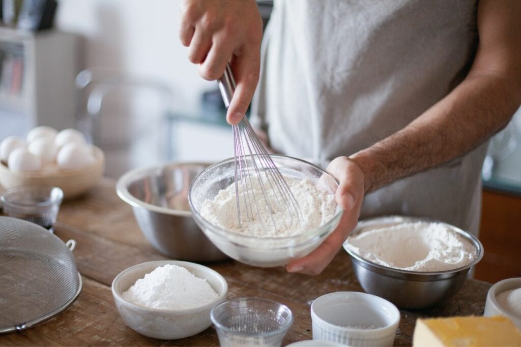 How To Aerate And Measure Flour - What Kate Baked
